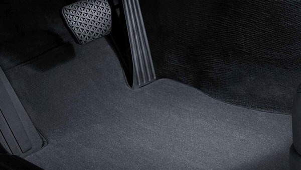 Pirkt BMW oriģinālie velūra paklājiņi BMW 5. sērijas Sedan (G30) un ...